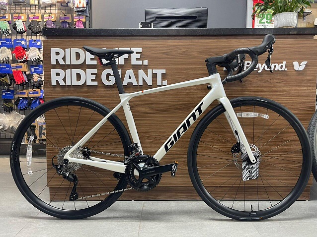 GIANT 2025 TCR ADV 2-KOM - giantvietnam